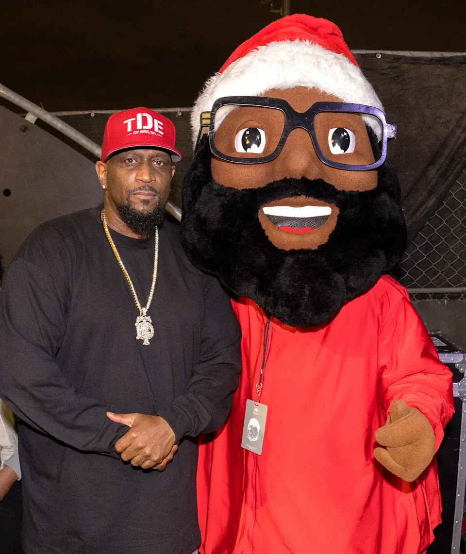 TDE Christmas Toy Drive with L… | Partiful
